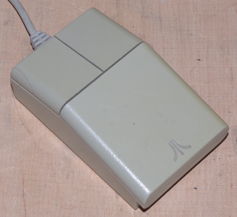 Atarimuseum-Sammlung: Die Eingabegeräte - atarimuseum.de